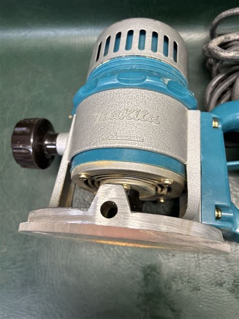 Makita D Handle Router Model Number 3601b With Guide And Wrenches ~ Lightly Used Ebay