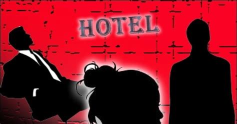 사업가 2명과 유부녀 스튜어디스 호텔서덜미