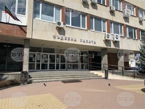 Мъж на 38 години е задържан за нарушаване на заповед за незабавна защита и нанасяне на лека