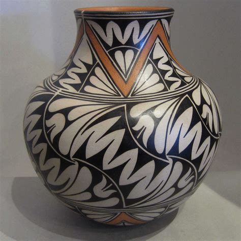 Lisa Holt And Harlan Reano Native American Pottery