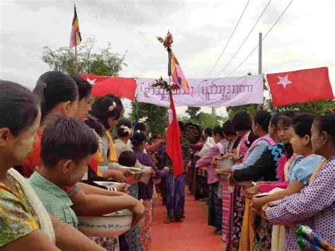 ခင်ဦးတွင် ပြည်သူ့အသံသာ ပြည်သူ့အာဏာ ခေါင်းစဥ်ဖြင့် တော်လှန် ဆွမ်းဆန်စိမ်းလောင်း သပိတ်ပြုလုပ