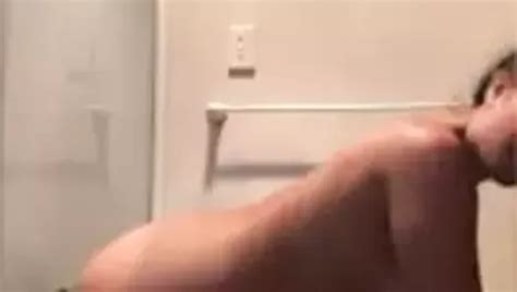 Австралийская милфа соблазняет киской аборигенной Xhamster