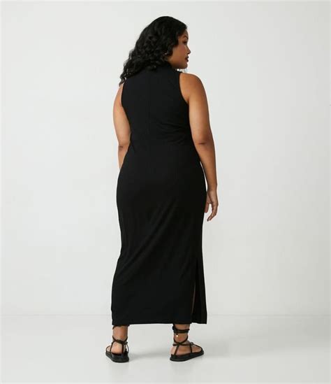 Vestido Midi Em Ribana Com Golinha Alta Curve And Plus Size Preto