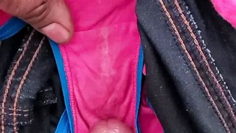 Monteur Vond Een Nat Slipje In De Vrachtkist Van De Klant Xhamster