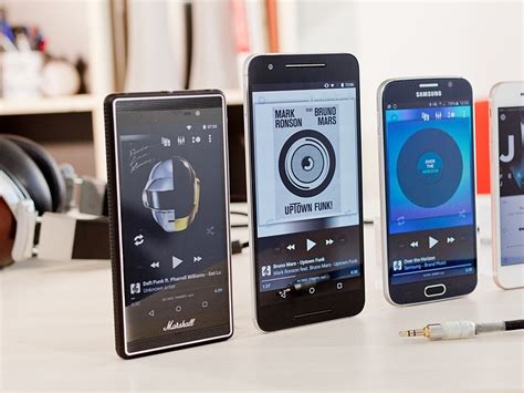 Три недорогих смартфона для музыки классический Iphone технологичный Sony и аскетичный Nokia