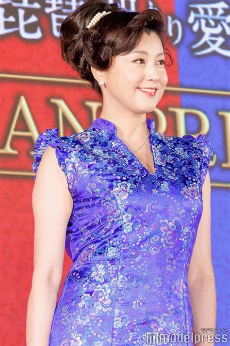 画像23 24 藤原紀香、膝上ミニワンピから美脚スラリ「変わらぬ美スタイル」「桜色すごく似合ってる」と反響 モデルプレス