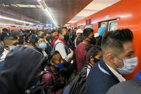 Metro De La Cdmx Usuarios Reportaron Presencia De Humo En Los Andenes De La Estación Pantitlán