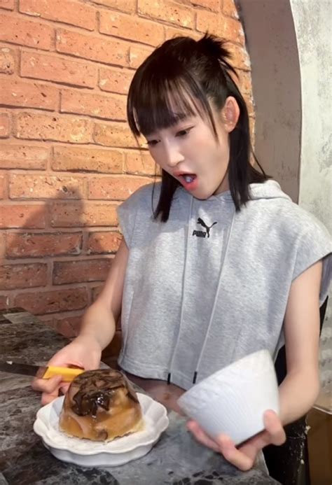 Nữ ca sĩ gây sốt khi sánh đôi cùng Đan Trường ra tay làm mâm cơm đãi mẹ nhận được vô vàn lời khen