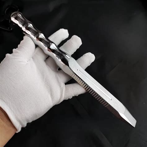 Sturdy Crowbar Outdoor Repair Self Defense Edc Tool Brass Knuckle