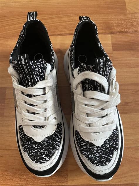 Кросівки — ціна 2400 грн у каталозі Кросівки Купити жіночі речі за доступною ціною на Шафі