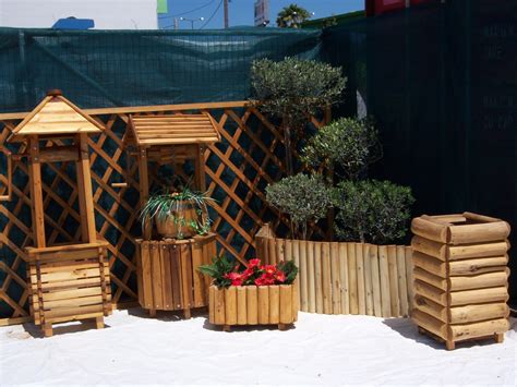 ΚΑΤΑΣΚΕΥΕΣ ΕΠΙΠΛΑ ΕΞΩΤΕΡΙΚΟΥ ΧΩΡΟΥ Καυσόξυλα Κυρικλάκης