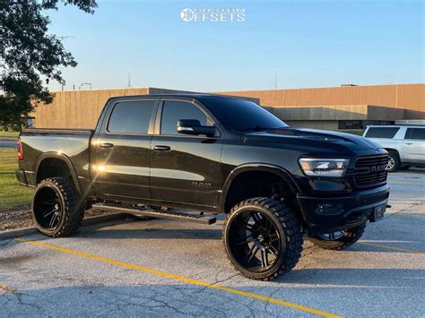 2019 Ram 1500 With 26x14 81 Arkon Off Road Davinci And 37135r26