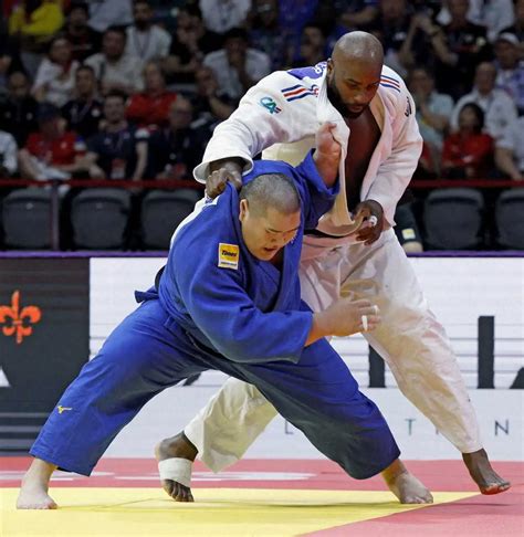 男子100キロ超級準々決勝 フランスのテディ・リネール（奥）と対戦する斉藤立 ― スポニチ Sponichi Annex スポーツ