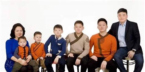 Хайртай ••• Таван сайхан хүүтэйгээ таван жилийн