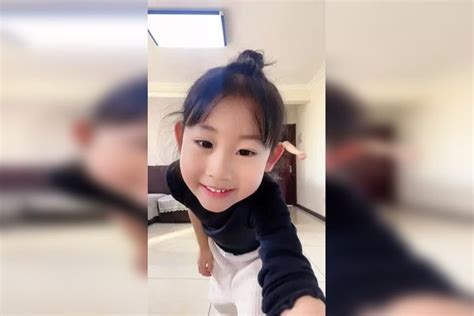 亲子时光舞动起来 舞蹈 父女俩的欢乐时光 父女组合父女俩时光舞蹈