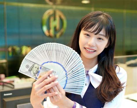 台幣重貶逾1角 最低見3235元、寫近7年新低 自由財經