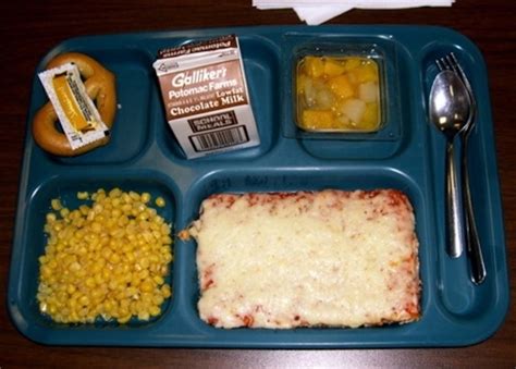 11 Foods We Miss Most From Elementary School Lunch