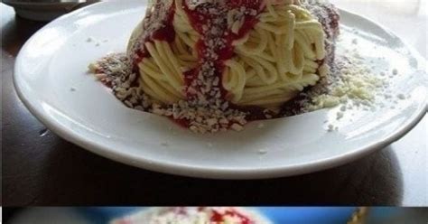 스파게티 아이스크림 포크로 돌돌 말아서