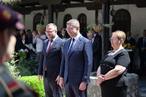 Hristijan Денес со длабока почит и искрена благодарност заедно со министерот за внатрешни