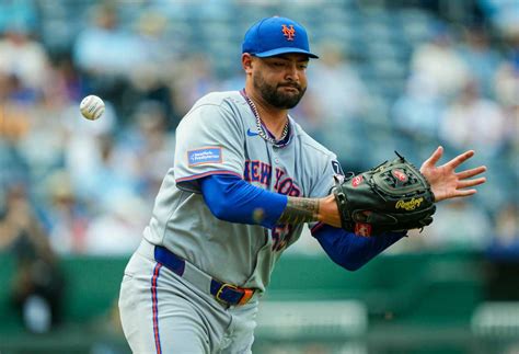 Manaeas Return Offers Hope To Mets Pitching Staff