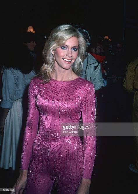 Einzigartig Olivia Newton John Pink Outfit