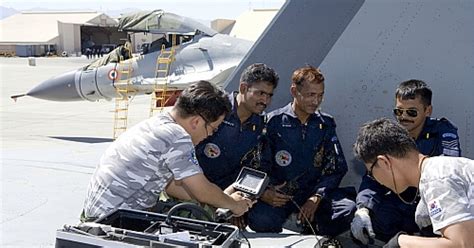 대한민국 공군 정비사 인도 전투기 정비지원