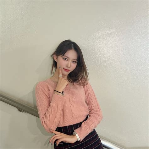 Weeekly Update Monday 221111 R Weeekly