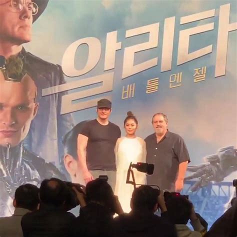 맥스무비는 지금 내한 행사 현장⚔️ 주연배우 로사살라자르 와 로버트로드리게즈 감독 존랜도 프로듀서가 한국을 찾았습니다🥰 아바타 제작진의 꿈의 프로젝트 풍성한