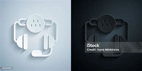 종이를 잘라낸 택시 호출 전화 서비스 아이콘은 회색과 검은색 배경에 분리되어 있다 스마트폰 택시 종이 아트 스타일 벡터 3차원 형태에 대한 스톡 벡터 아트 및 기타 이미지