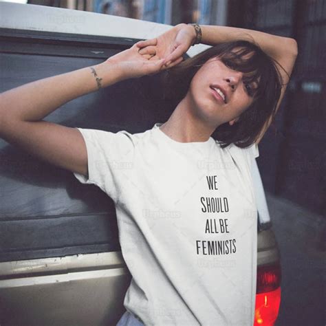우리는 모두 페미니스트 셔츠 패션 의류 선물 페미니즘 탑 여자 셔츠 100 면티셔츠 Aliexpress