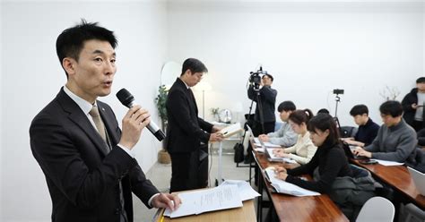 김용현 전 국방 재판 D 6…변호인 공소장은 오답노트