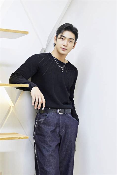 백호 데뷔 10년 오래 활동해도 날 아기로 보는 분 있어 인터뷰③