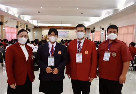 นางสาวภัทรพร ห่อประภัทร์พงศ์ ผู้อำนวยการวิทยาลัยการอาชีพบรรพตพิสัย พร้อมด้วยนายคมสัน พึ่งพรหม