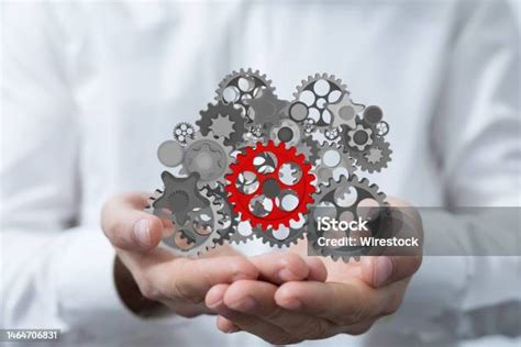 비즈니스 인터넷 및 기술 개념으로 손에 있는 기어의 그림 개념에 대한 스톡 사진 및 기타 이미지 개념 개념과 주제 공학 Istock