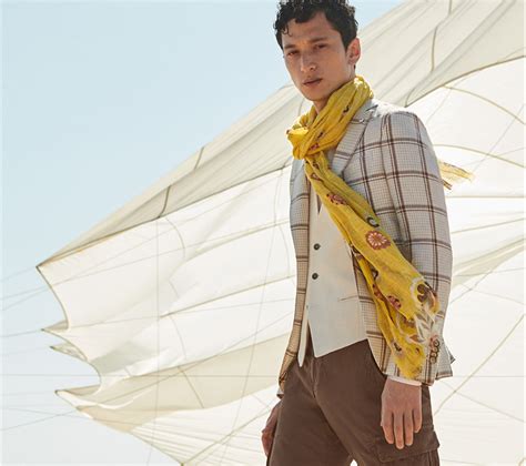 Брендовая одежда, аксессуары и обувь — Интернет-магазин Charisma