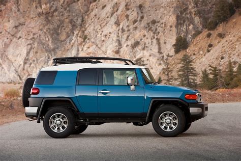 Toyota Fj Cruiser Specs Performance And Photos 2011 2012 2013 2014 2015 2016 Autoevolution