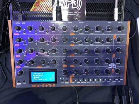 Mfb Synth Pro Polyphoner Analoger Synthesizer Archiv Sequencer News