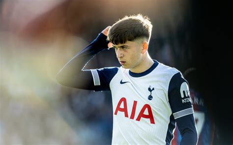 Tottenham Fans Shocked After Learning How Long Mikey Moore Still Needs To Recover From Bad Illness