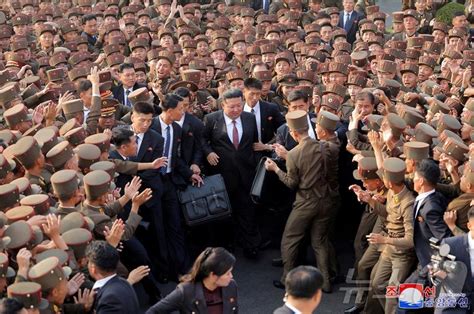 내부결속 총공세 나선 북한…김정은은 탁월한 영도자 뉴스1