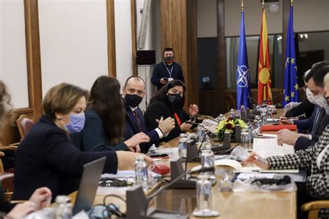 Вицепремиерот Битиќи амбасадорката Галовеј и постојаните координаторки на ОН Дуџак и на УНДП