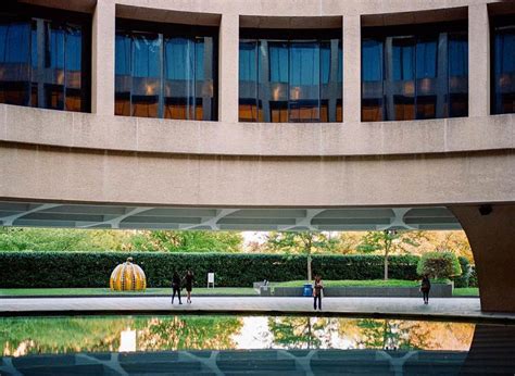 Visiting The Smithsonian Hirshhorn Museum And Sculpture Garden In Dc