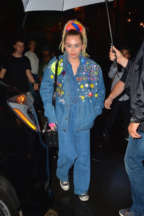 Photos Miley Cyrus Dreadlocks Et Baggy Elle Revisite Le Look