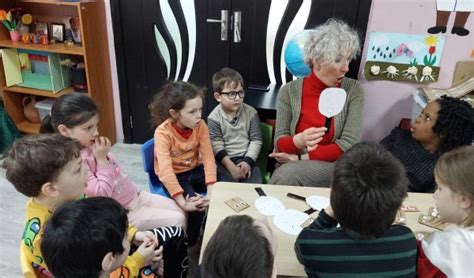 როგორ უნდა დაეხმაროს საბავშვო ბაღის აღმზრდელი პატარას მეტყველების განვითარებაში გამოიყენეთ ეს