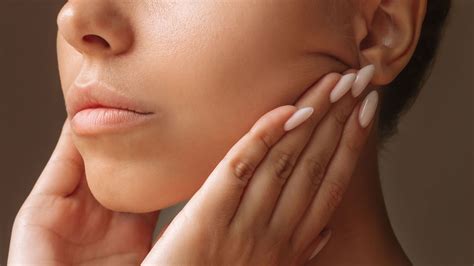 Face Massage What Happened When I Gave Myself One Every Day Glamour Uk
