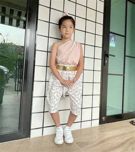 ส่องแฟชั่น “ลูกดารา” สวมชุดไทยต้อนรับวันลอยกระทงสุดว้าว