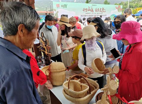 威海市文登区人民政府 非遗活动 非遗展品亮相昆嵛山樱桃文化节开幕式