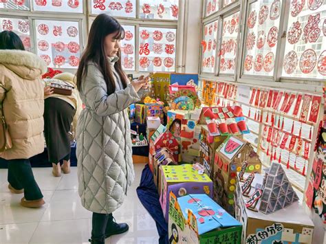 周口职业技术学院学前与艺术教育学院学前教研室举办幼儿园玩教具制作和环境创设作品展 学前与艺术教育学院