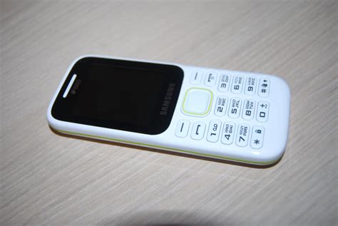 Обзор от покупателя на Мобильный телефон Samsung SM-B310E (белый ...