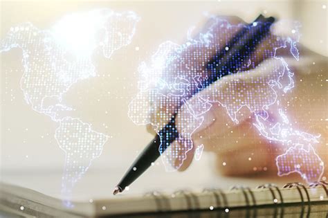 배경 빅 데이터 및 블록 체인 개념에 메모장에 추상적 인 디지털 세계지도와 여성의 손으로 쓰기의 이중 노출 개념에 대한 스톡 사진 및 기타 이미지 Istock