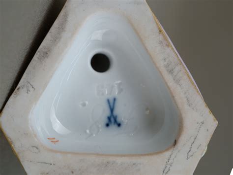 Скульптура «Амур с сердцем в руке «Мне достаточно одного фарфор роспись золочение Германия